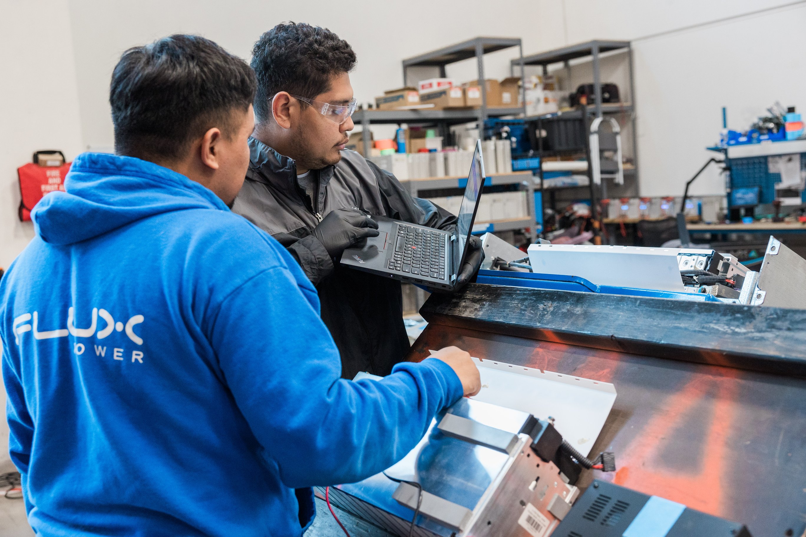 Lithium-Ion Batteries - Forklifts, GSE, Material Handling | Flux Power