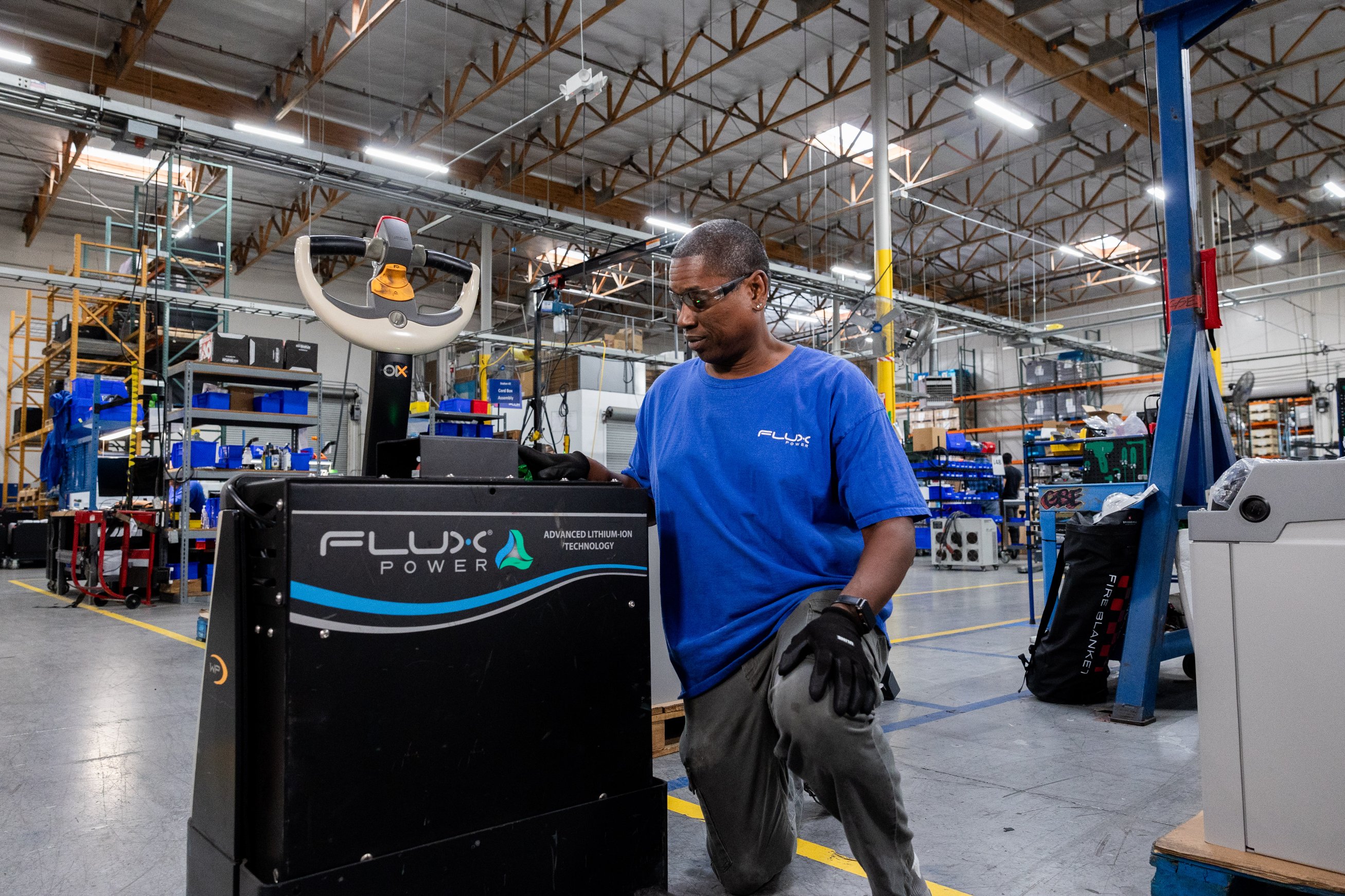 Lithium-Ion Batteries - Forklifts, GSE, Material Handling | Flux Power